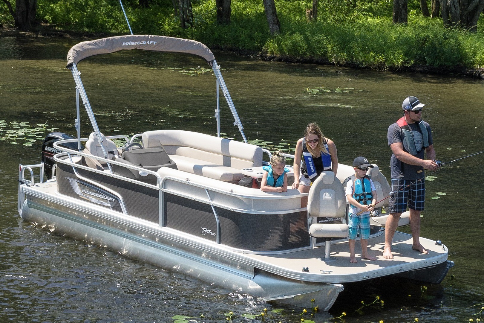 Pontons à vendre | Groupe Thomas Marine